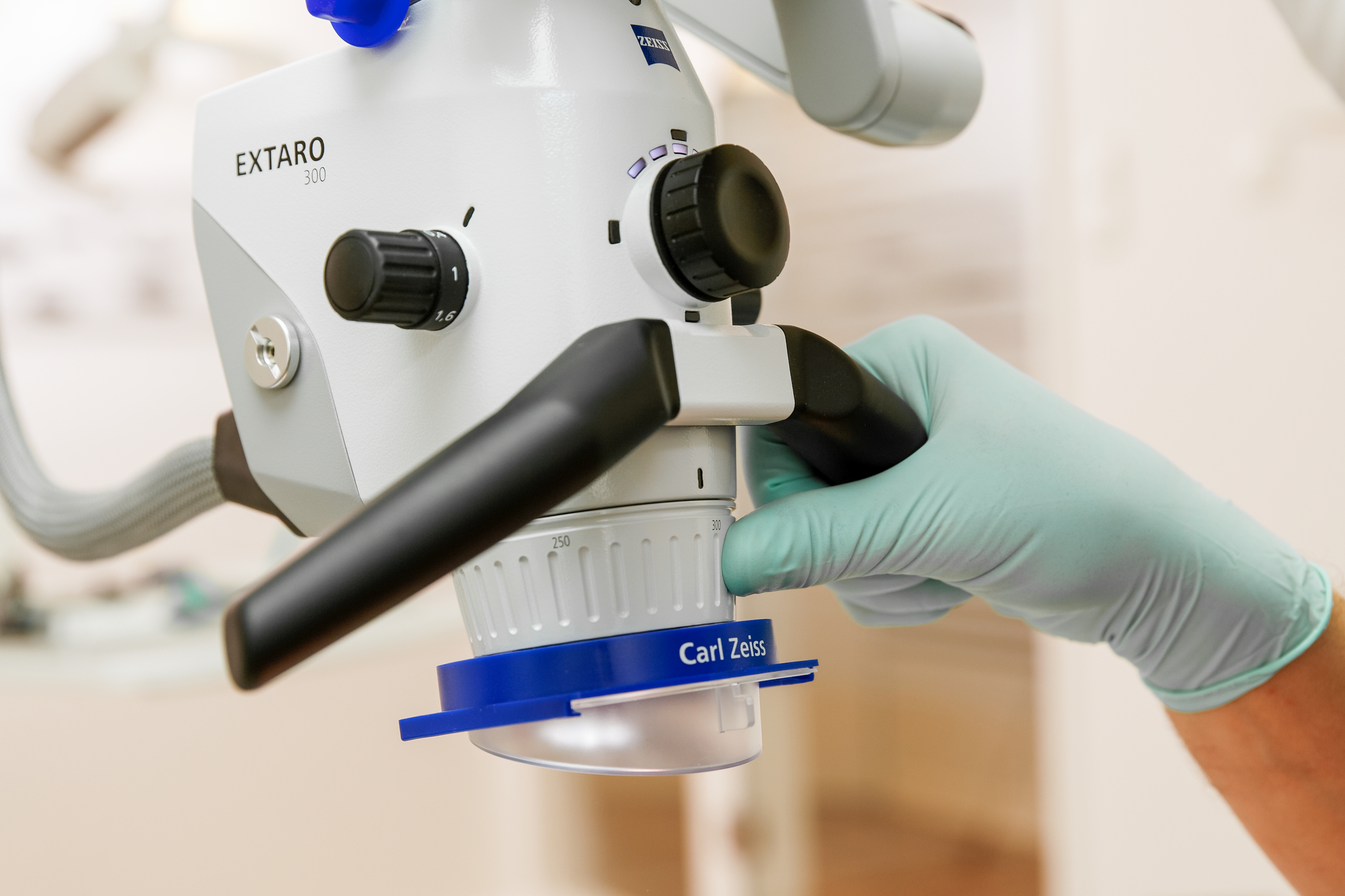 EXTARO® 300 von ZEISS